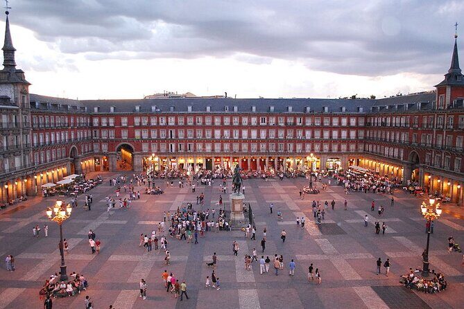 Private VIP visit to the Royal Palace and city tour, Madrid in full - The Sum Up