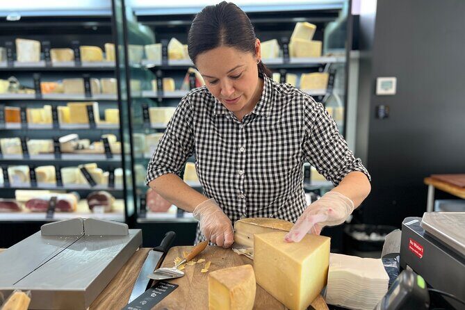 Private Walking Food Tour in Sydney - The Guide’s Role and Tour Atmosphere