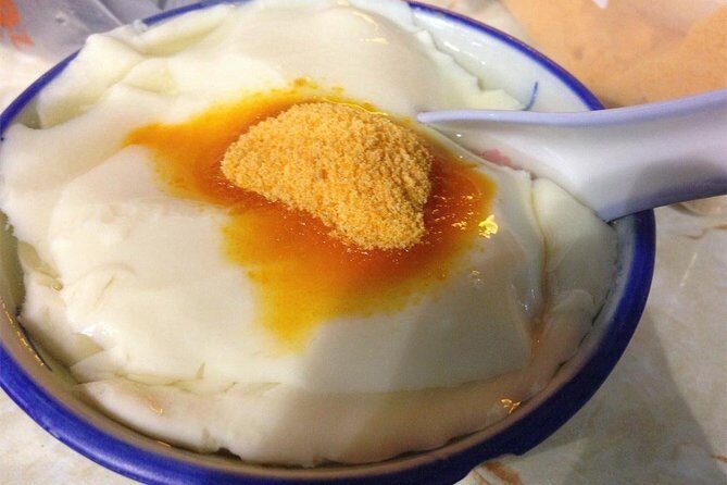 Private Walking Foodie Tour: The Best Bites of Mongkok - Authenticity & Authentic Experiences