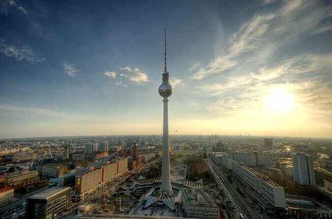 Private Walking Sightseeing Local Berlin Tour Guides up 15 Person - Key Points