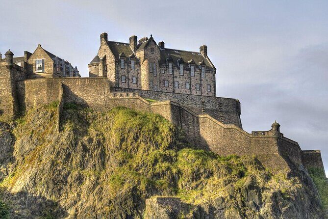 Private Walking Tour: Edinburgh Highlights, including entry to Edinburgh Castle - Introduction to the Experience