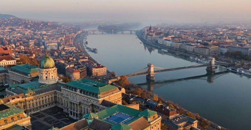 Private walking tour in Budapest in Dutch - The Itinerary: What You’ll See and Experience