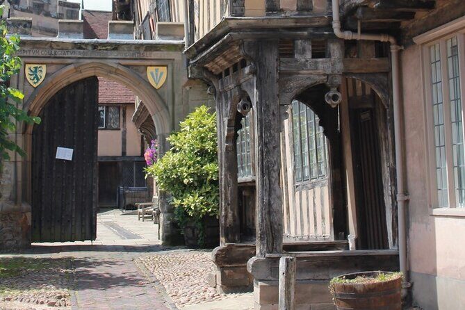 Private Walking Tour in Warwick - FAQs