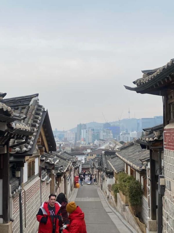 Private walking tour of Seoul: Past and present - A Closer Look at the Tour Experience