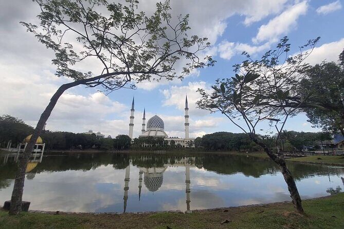 Private Walking Tour of the Shah Alam Lake Gardens with Pick Up and Lunch - What to Expect from the Tour