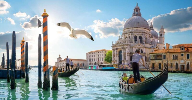 Private Walking Tour of Venice's Old Town with Gondola Ride - Key Points