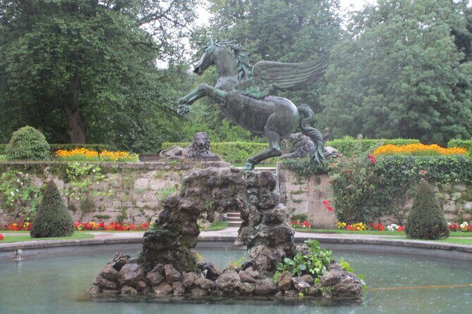 Private walking tour through the old town of Salzburg - Detailed Breakdown of the Itinerary