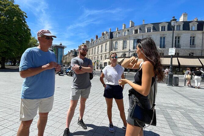 Private Walking & Wine Tasting Tour of Bordeaux with local Sophia - FAQ