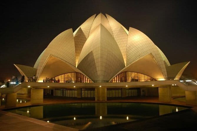 Private Whole Day Old & New Delhi City Tour With Assistant By Car - Key Points