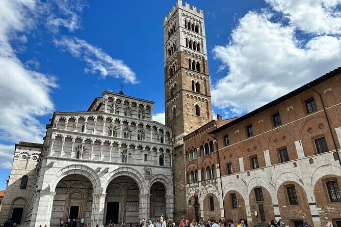 Private wine tour in Chianti Classico with sommelier (2 wineries) - Deep Dive into the Itinerary