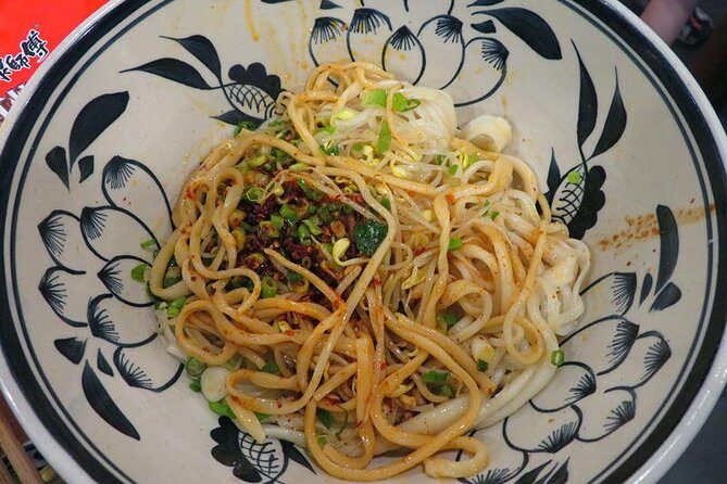 Private Xian Night & Food Tour by Tuk Tuk and Public Transportation - Practical Aspects: Timing, Price, and Comfort