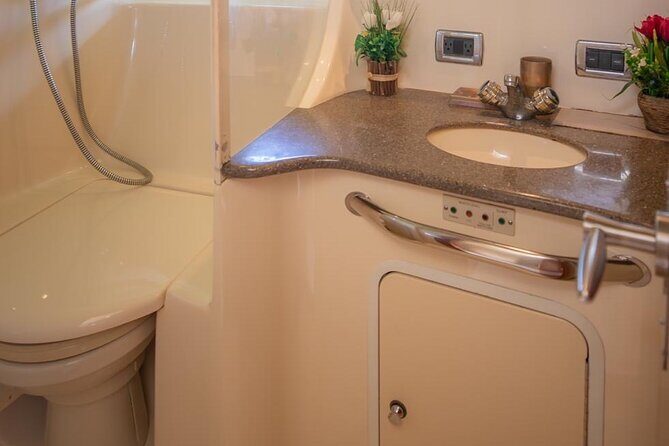 Private Yacht - 46 ft SeaRay Cancun Bay Snorkel 23P4 - A Deep Dive into the Yacht Experience in Cancun