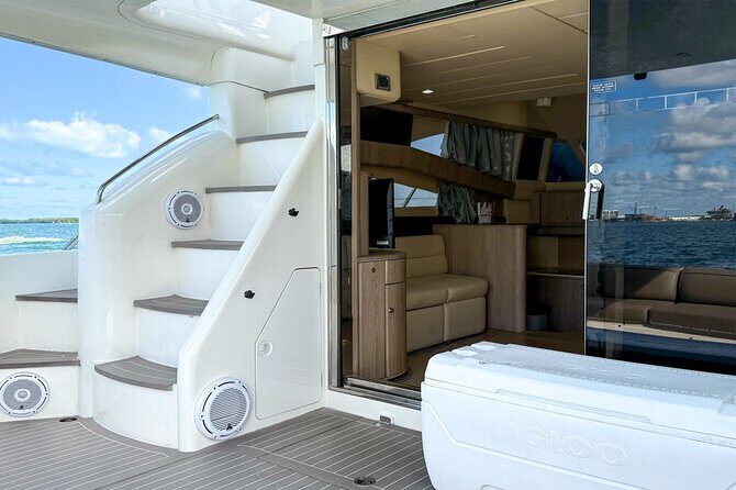 Private Yacht 60' +2 Jet Ski | + 1 Free Hour | Miami Yacht Rental - Pricing and Value