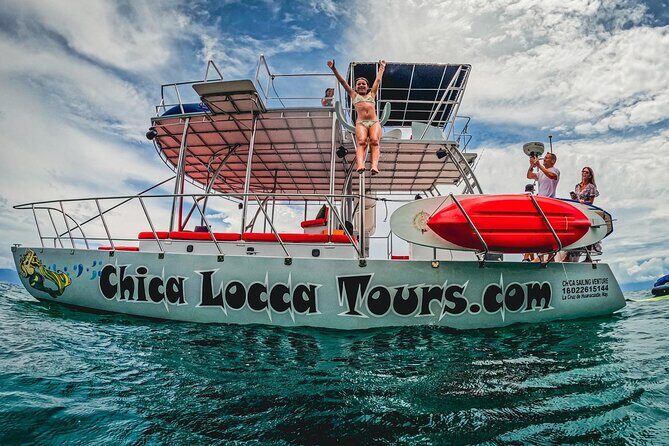 Private Yacht Charter ChicaFUN 3 Waterslides All Inclusive - Key Points