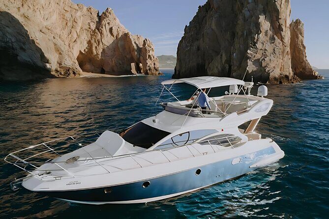 Private Yacht Charter in Cabo San Lucas  Cruise to The Arch - Key Points