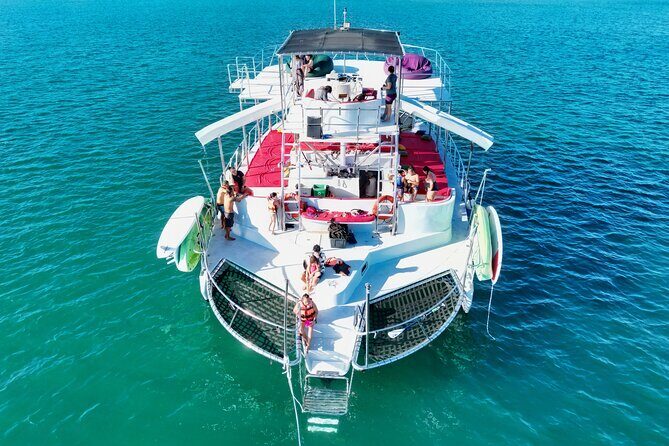 Private Yacht Charter on ChicaFun 1 Waterslides all inclusive - An Introduction to the ChicaFun 1 Experience