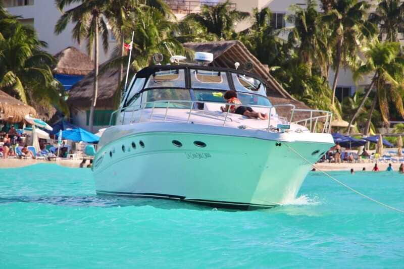 Private yacht in Cancun for maximun 15 people - Authentic Perspectives and Highlights from Reviews