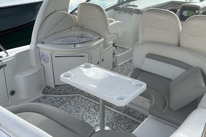 Private Yacht in Punta Cana, Unlimited Drinks and HipHop Music - Exploring the Yacht Experience in Detail