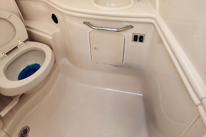 Private Yacht Rental 35ft in Miami - FAQ