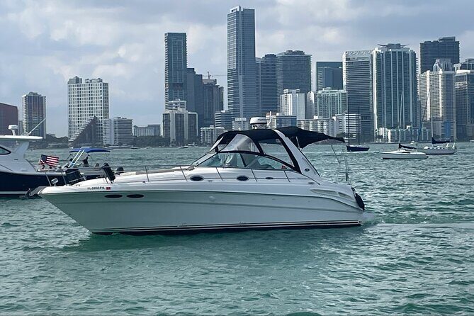 Private Yacht Rental in Miami Up to 12 People - Who Will Love This Experience?