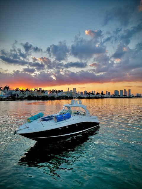 Private  Yacht Rentals  2h  Champagne gift - Who This Tour Is Perfect For