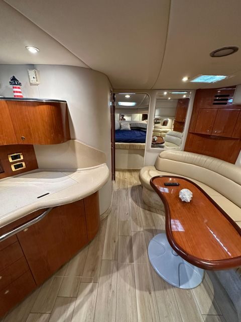 Private  Yacht Rentals  4h  Champagne gift - FAQs