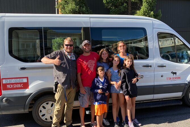 PRIVATE Yellowstone Tour 4 or more people- Picnic, Binoculars, Spotting Scope - Practicalities: Booking, Timing, and Considerations