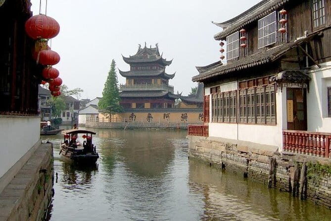 Private Zhujiajiao Water Town with VIP Class Night River Cruise - Why This Tour Works Well