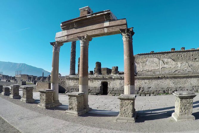PrivateTransfer NAPLES to POSITANO or vv (with Stop option in Pompeii ) - Who Will Get the Most Out of This Transfer?