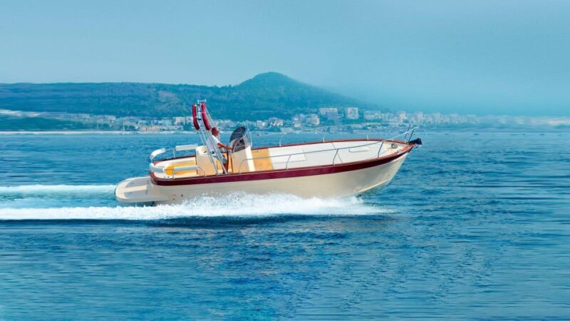 Procida: Boat Tour with Swimming Stops and Underwater Photos - Key Points