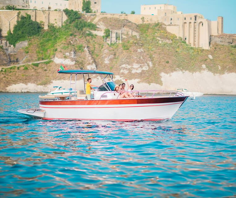 Procida: Sunset aperitif by boat - Key Points