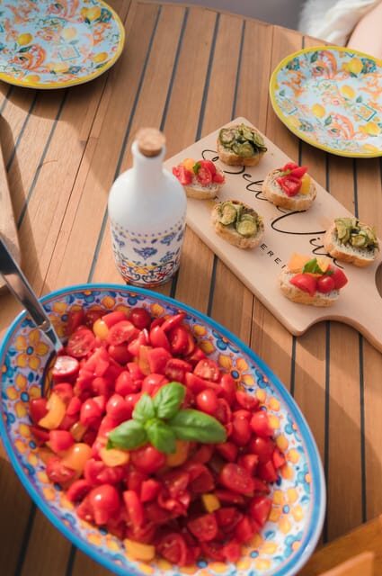 Procida: Sunset aperitif by boat - Summary