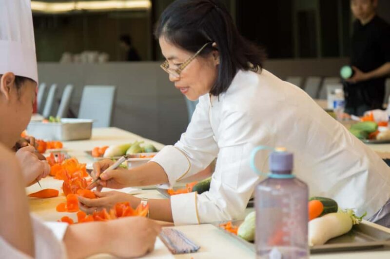 Professional 6-Hour Thai Fruit and Vegetable Carving Class - Who Should Consider This Class?
