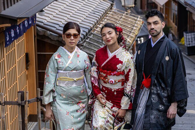 Professional Photographer in Osaka Kyoto and Kobe - Authentic Memories with a Professional Photographer in Osaka, Kyoto, and Kobe