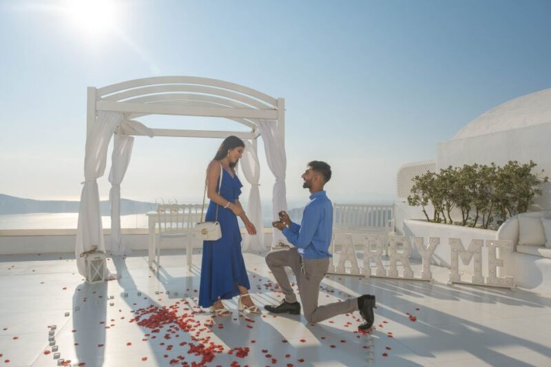 Proposal Photoshoot Santorini - A Practical Look at the Proposal Photoshoot in Santorini