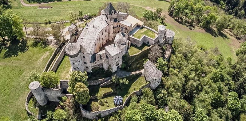 Prösels Castle Tour- Experience an Authentic Medieval Castle - Framing a Medieval Experience with Scenic Beauty