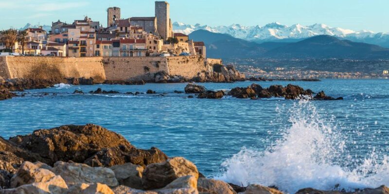 Provencal Market, Shopping, and Picnic basket at the lake - Authenticity and Value