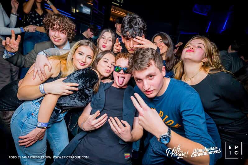 Pub Crawl with Shots and Night Club I Prague - Key Points