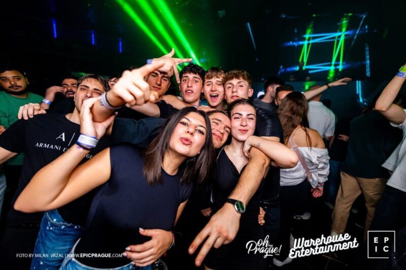 Pub Crawl with Shots and Night Club I Prague - What to Expect from the Prague Pub Crawl