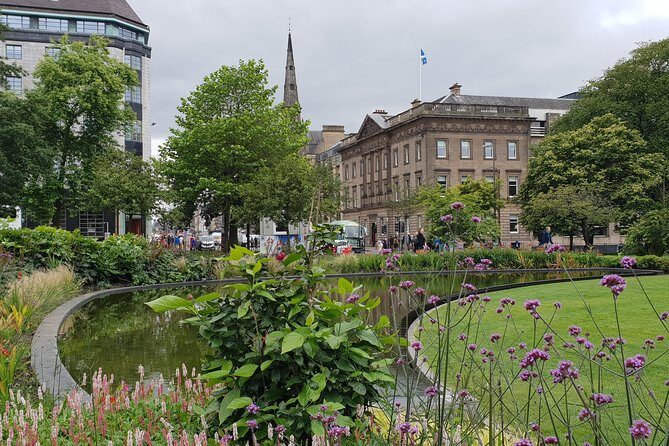 Public guided tour of Edinburgh at a minimum price - in French - Key Points