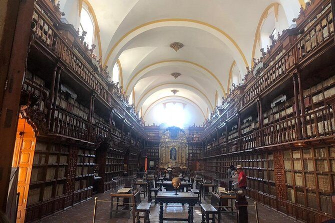 Puebla, Cholula & Tonantzintla Day Trip with Optional Lunch - Exploring Cholula: The Church & the Pyramid