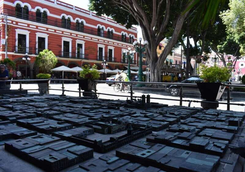 Puebla: City walking tour all included - Visiting the Parian Market
