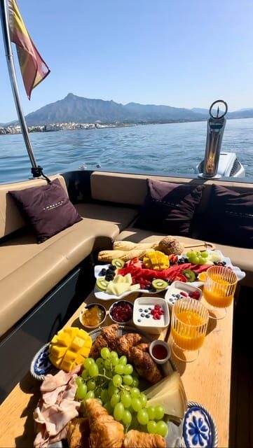 Puerto Banus: Boat Charter Moonday Yacht - FAQ