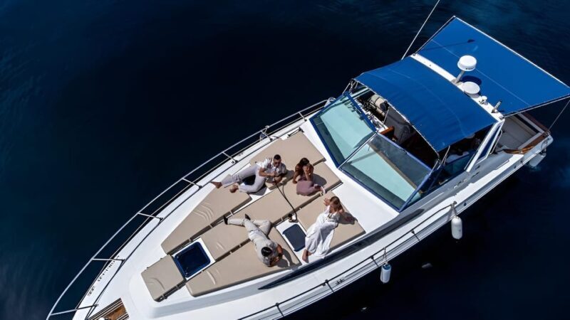 PUERTO BANUS: YACHT RENTAL FOR GROUP 2H - The Experience: A Detailed Look