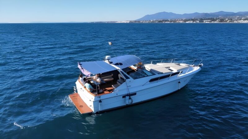 PUERTO BANUS: YACHT RENTAL FOR GROUP 2H - Authentic Traveler Perspectives