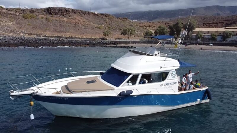 Puerto Colon : Shared/private boat trip with snack & Drinks - Starting Point: Puerto Colón