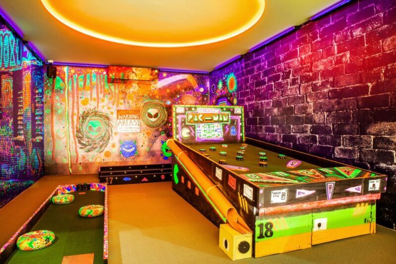 Puerto del Carmen: Indoor 18 hole Crazy Mini Golf Experience - Practical Tips for Visiting