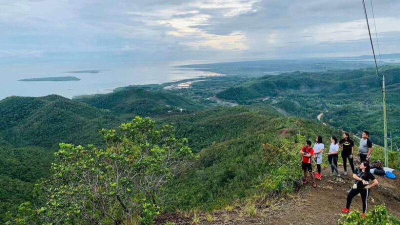 Puerto Princesa: Private Sunrise Trek at Mt. Magarwak - Authenticity and Guest Experiences