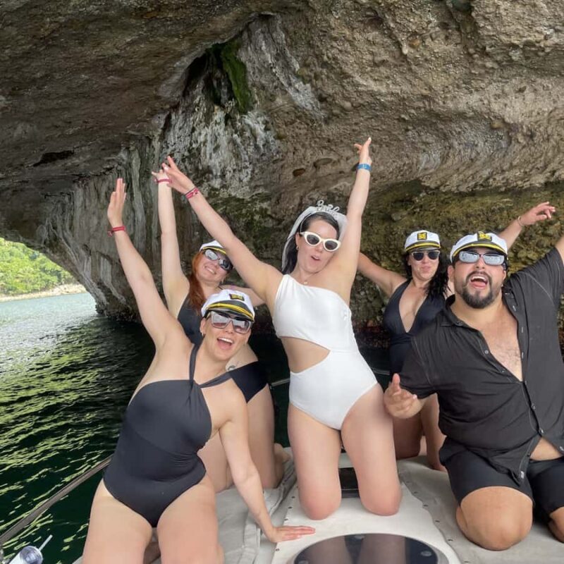 Puerto Vallarta: Bachelorette Yacht Tour of Iconic Beaches - Discovering the Unique Charm of the Puerto Vallarta Bachelorette Yacht Tour