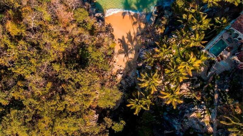 Puerto Vallarta: Catamaran to Arcos, Colomitos and Animas - The Experience & Atmosphere